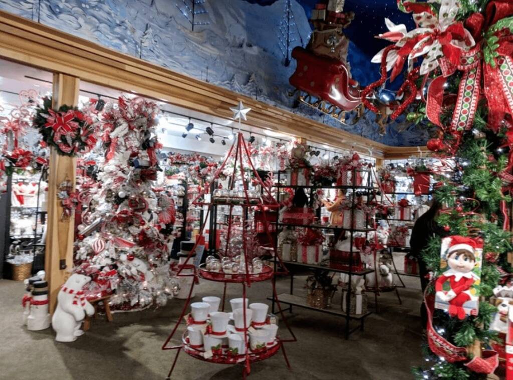 Incredible Christmas Place - Tennessee Smokies Visitors Guide