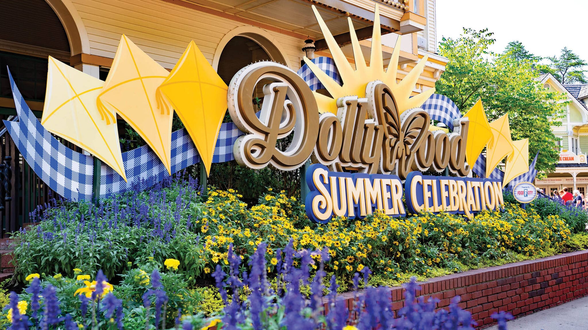 Dollywood | Tennessee Smokies Visitors Guide